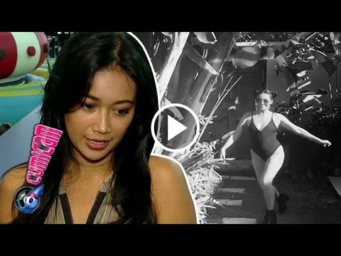 Ratu Felisha Lompat Cantik dengan Bikini - Cumicam 19 Agustus 2016