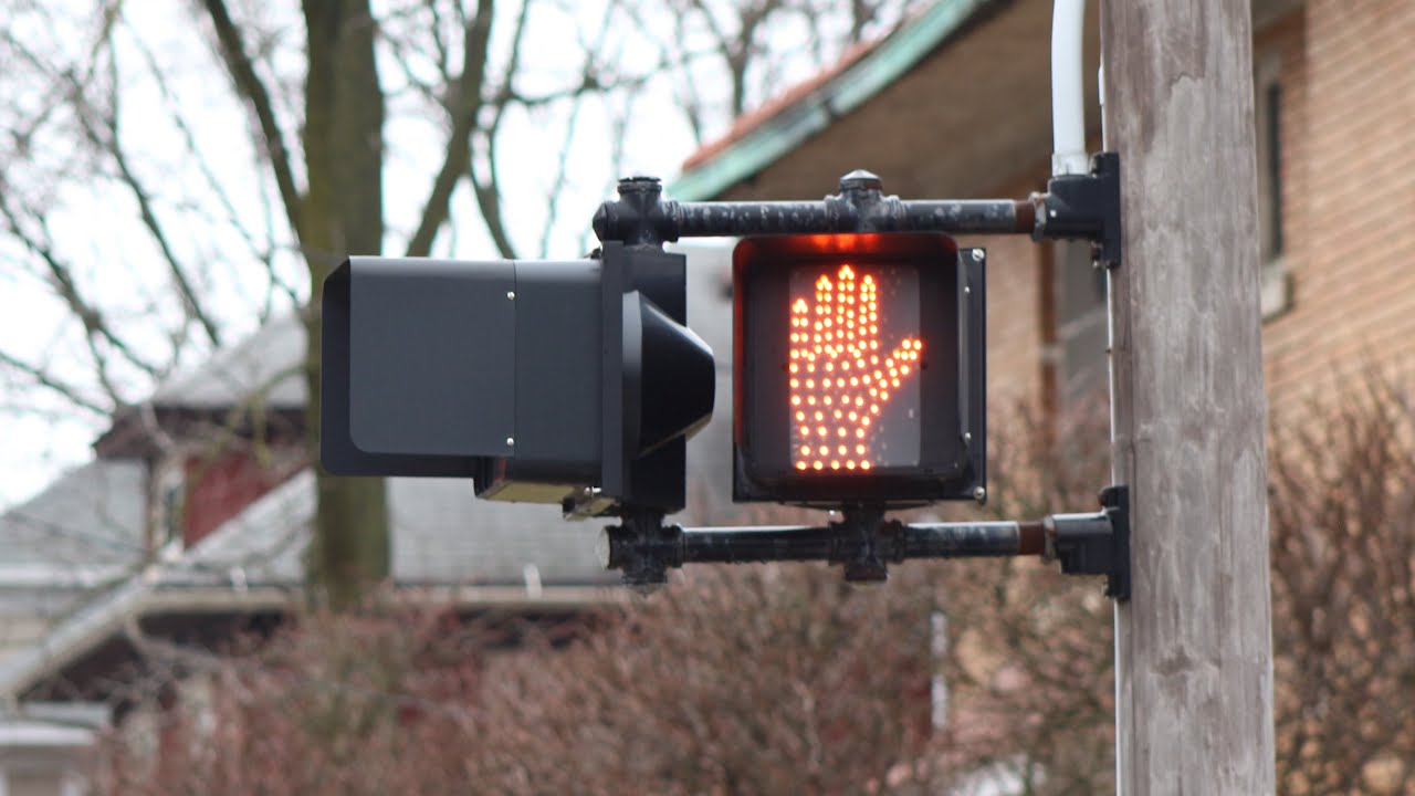 Single-section Eagle Durasig bi-modal hand/man pedestrian signal ...