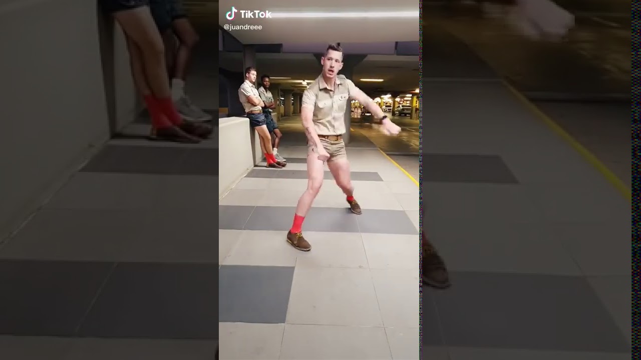 White man Dancing to Amapiano song | Amapiano dance moves - YouTube