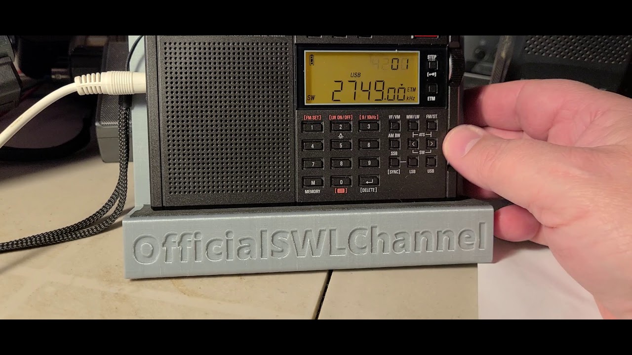 Icom IC R30 VS Tecsun PL-330 VS Tecsun PL-990x 2749 kHz Canadian coast ...