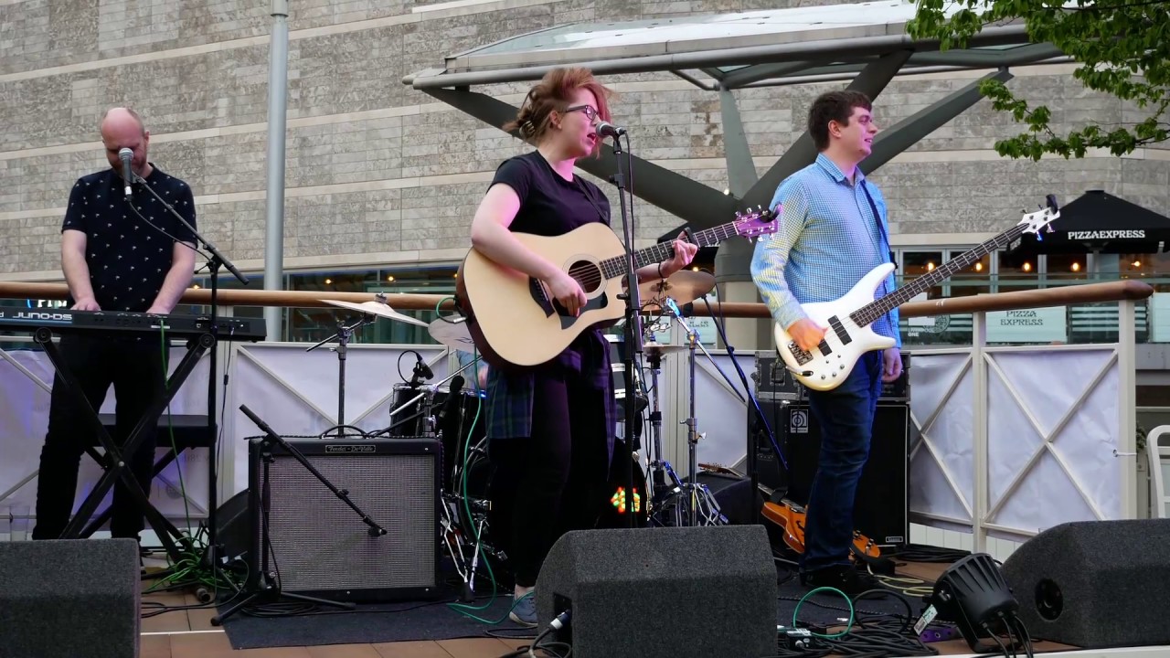 Jess Kemp - Kiss With A Fist (Live) (Florence + The Machine cover ...