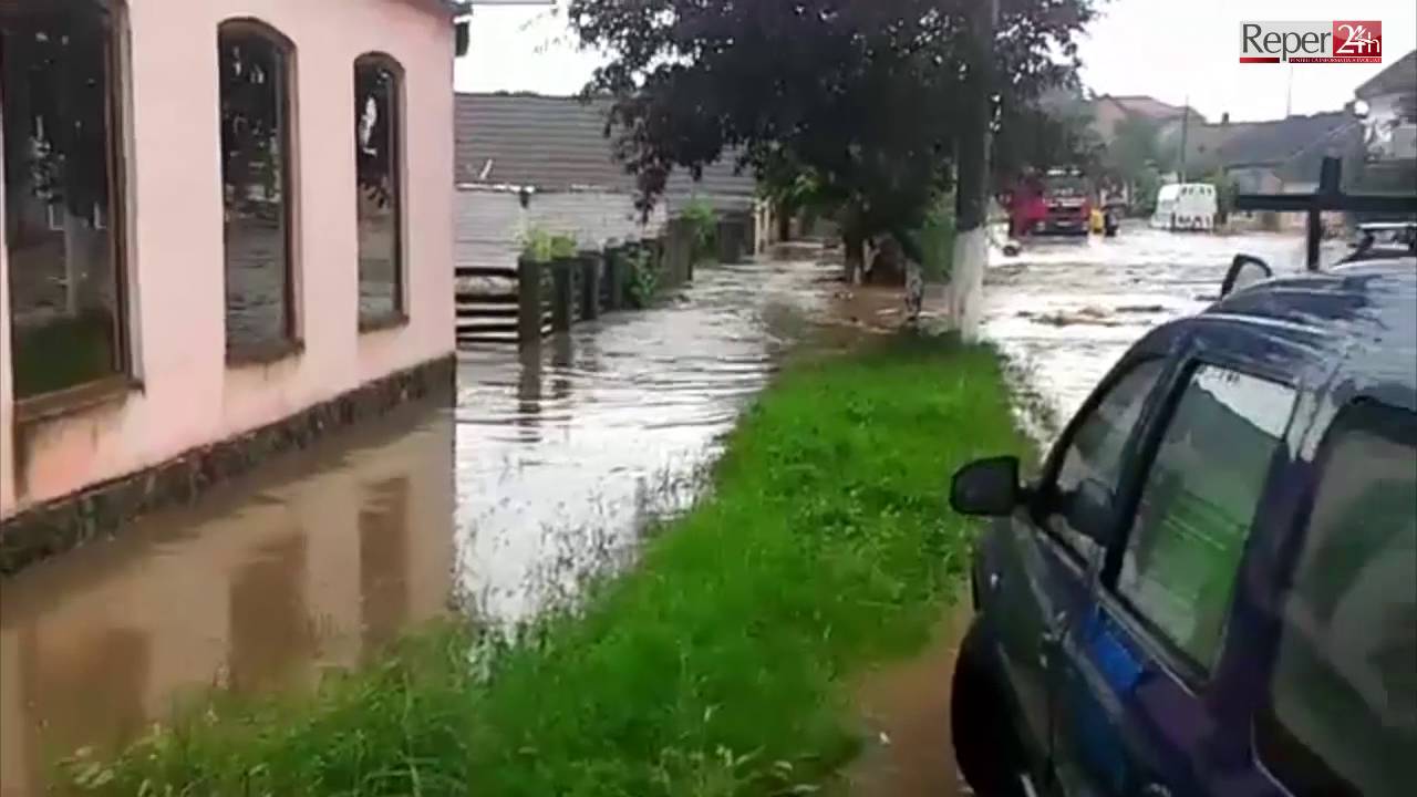 Inundatii Bocsa - YouTube