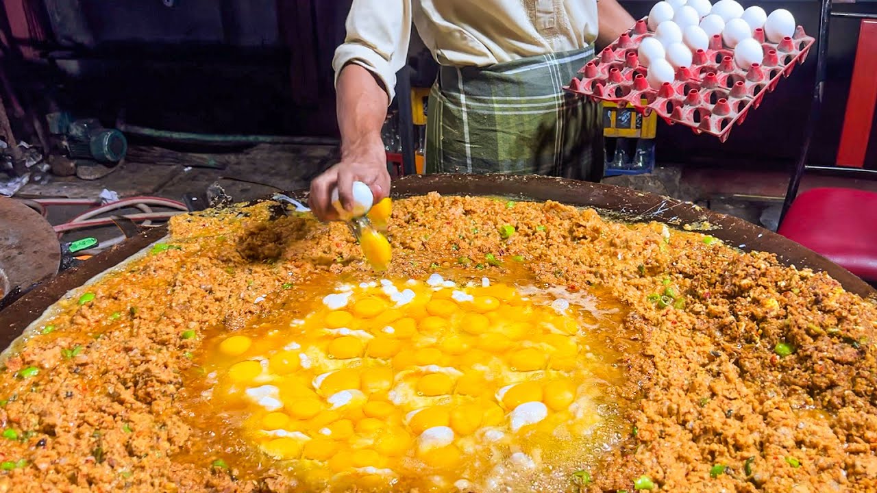 Pakistan's BIGGEST Scrambled Egg | 240 EGGS Scrambled ANDA BHURJI ...