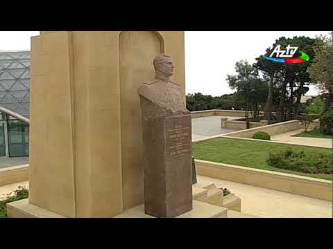 İlham Əliyev və Mehriban Əliyeva Qələbə Günü münasibətilə keçirilən mərasimdə