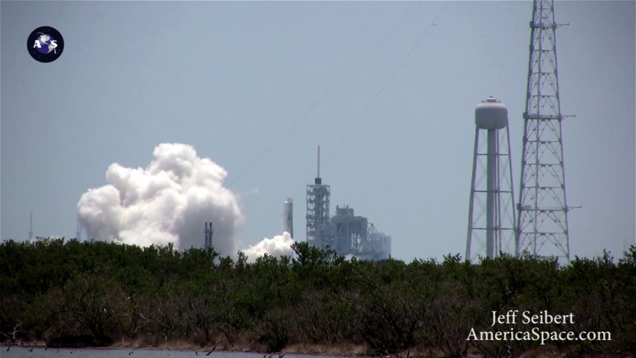 Static fire test of Falcon 9 booster for Inmarsat 5 F4 launch - YouTube