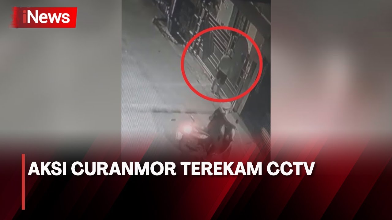 Aksi Curanmor Terekam CCTV, Pelaku Patahkan Stang Motor Korban - YouTube