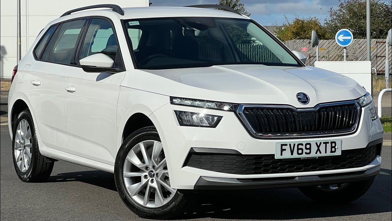 FV69XTB Skoda Kamiq 1.0TSI SE Candy White - YouTube