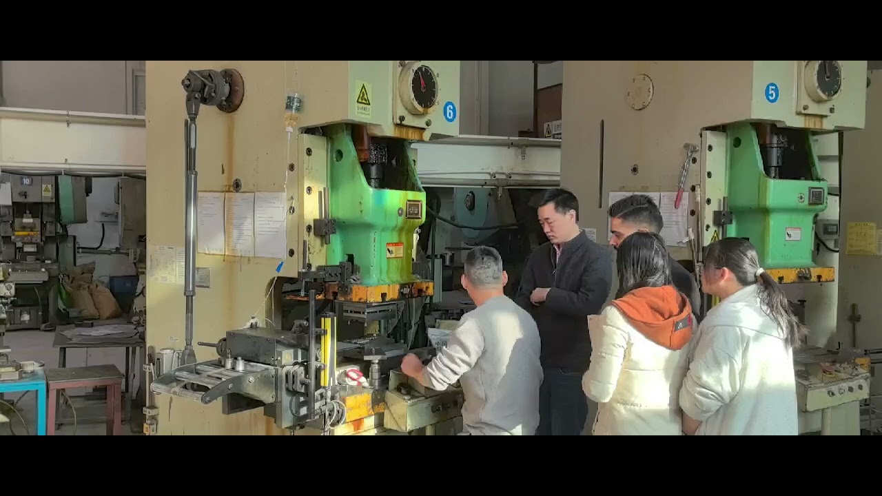 Client visits Lihao Machinery's mold department, showcasing precision ...