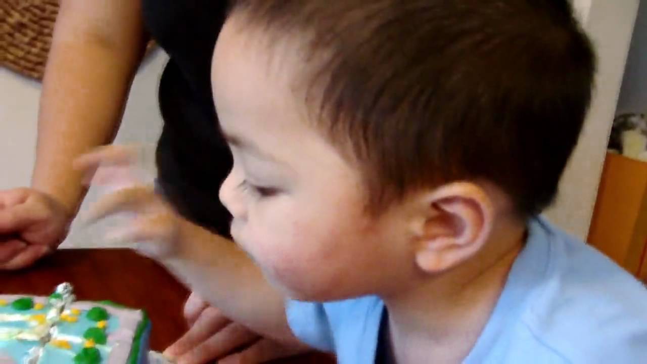 CRAZY BALLOON POPPING BABY! My Baby Bro Bday! - YouTube