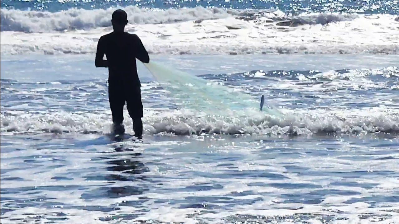 lanzo la atarraya y solo a pescar esto fue😱😱 - YouTube