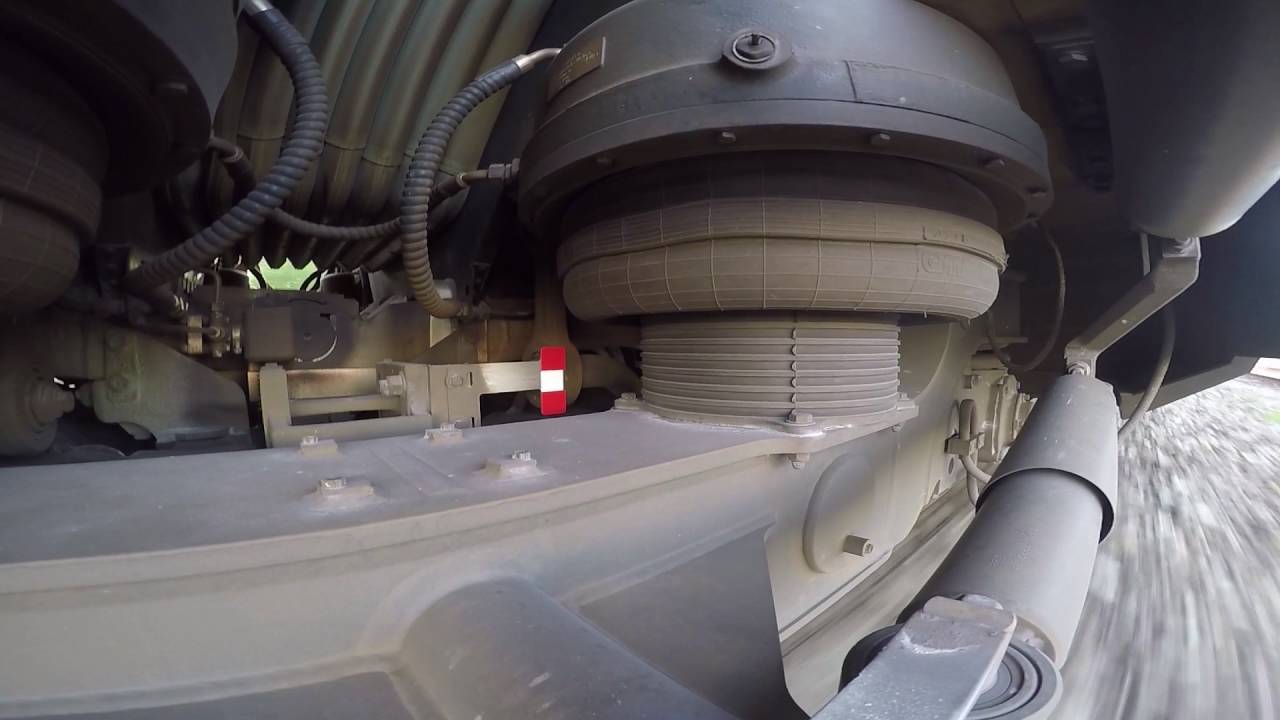 GoPro - Тележка Якобса Штадлерского дизель-поезда / Jacobs bogie of ...