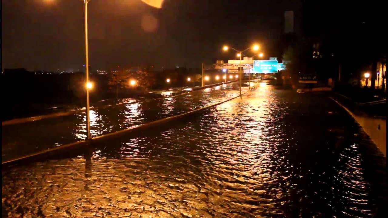 Hurricane Sandy- NYC- FDR Drive Flooded! 10-29-12 @ 10 PM - YouTube