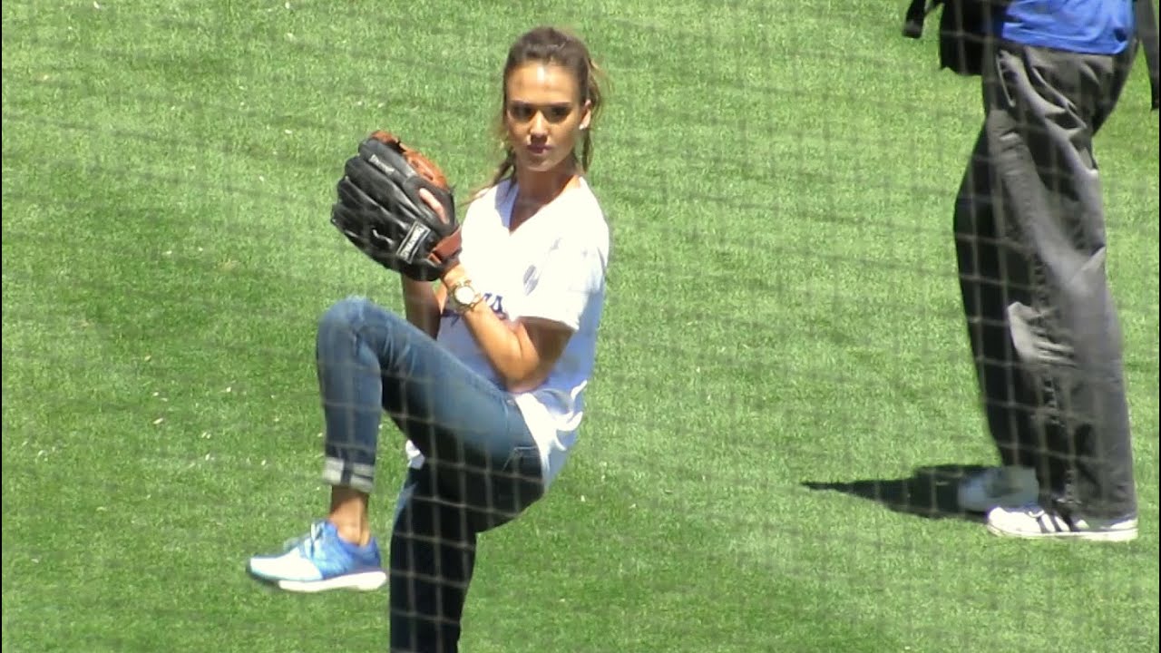 Jessica Alba Throws First Pitch at Dodger Game 8-17-14 - YouTube