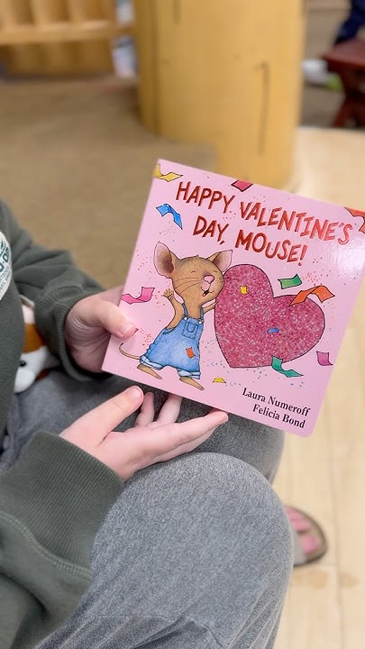 Reading Happy Valentines Day Mouse! - YouTube