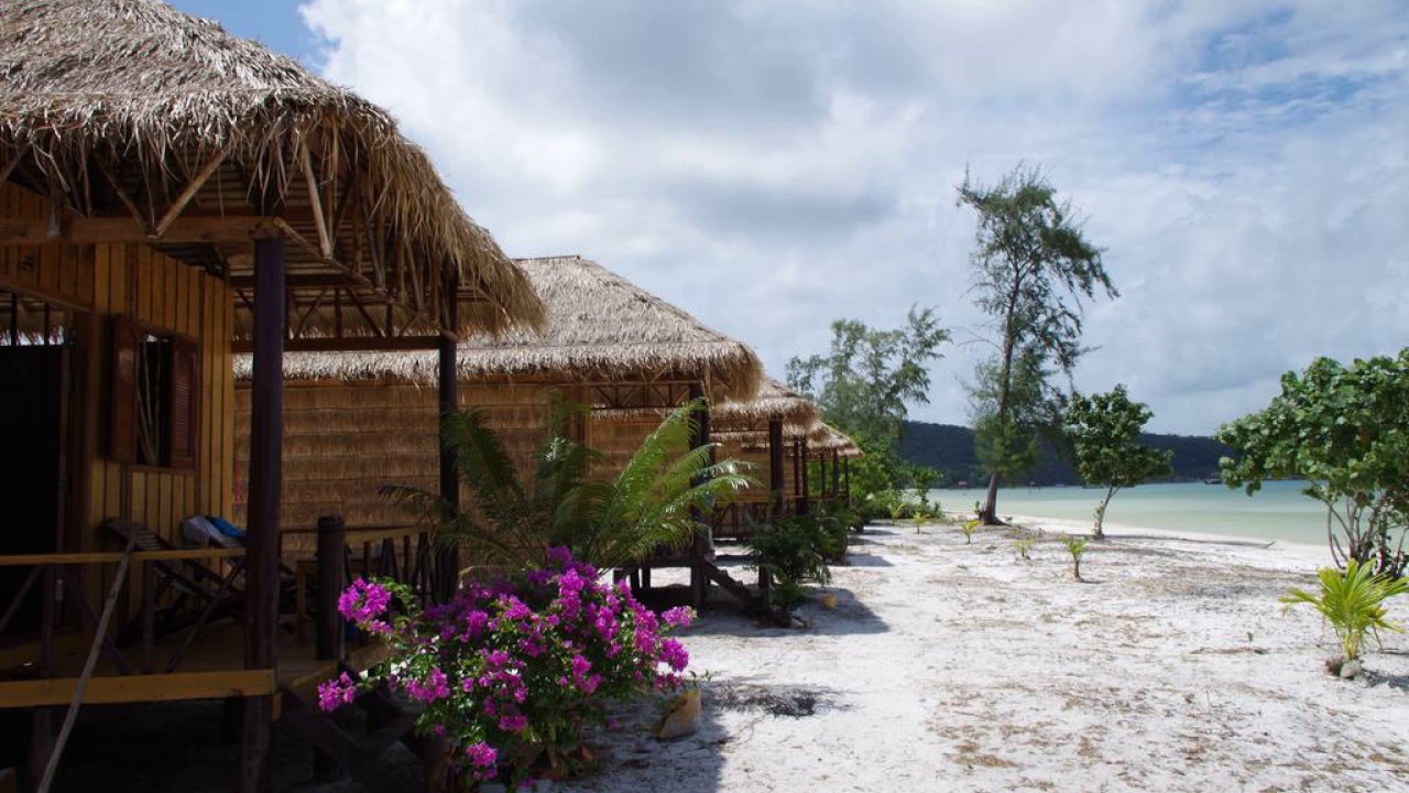 Leng Meng Beach Bungalow - Koh Rong Sanloem - Cambodia - YouTube