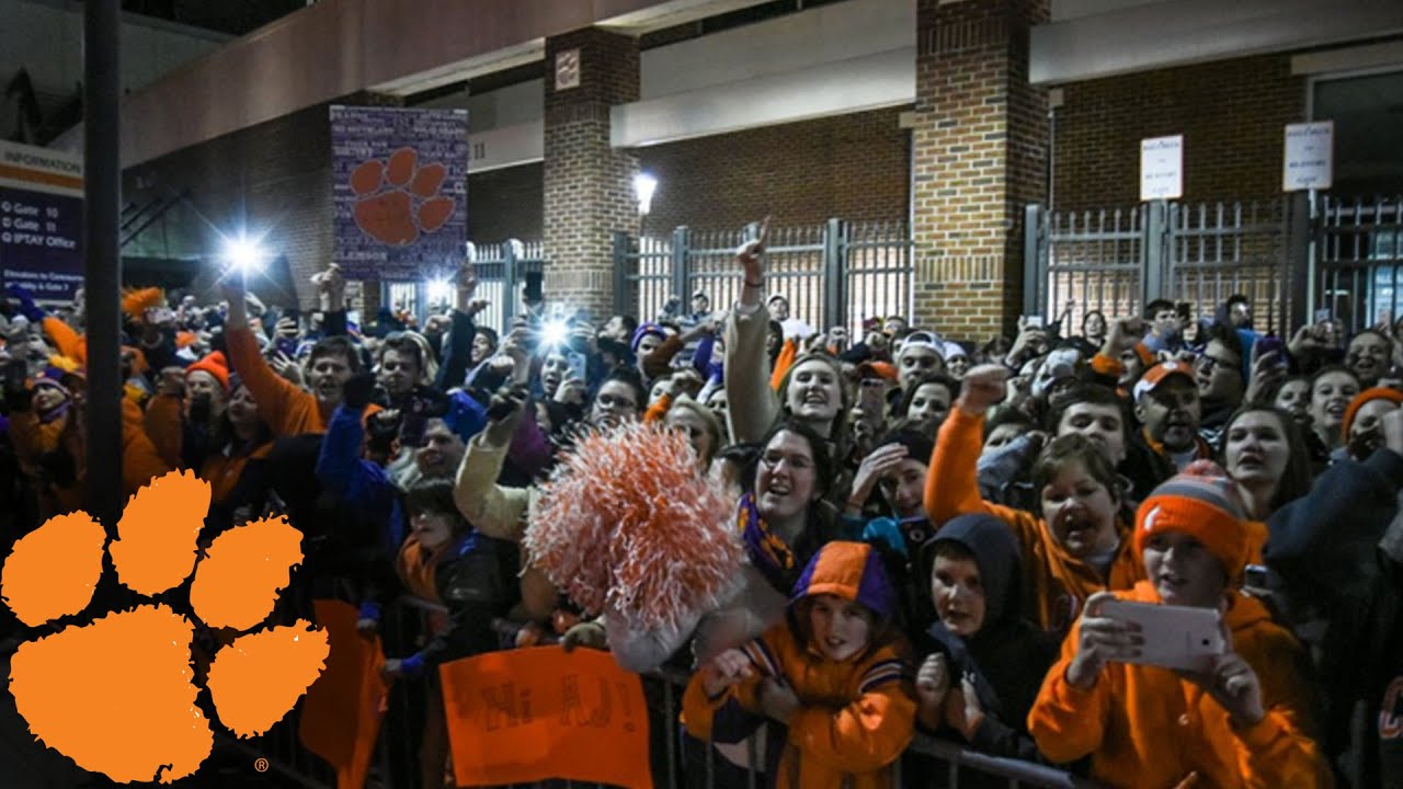 Clemson Football Fans Thrilled to Welcome Back Tigers - YouTube