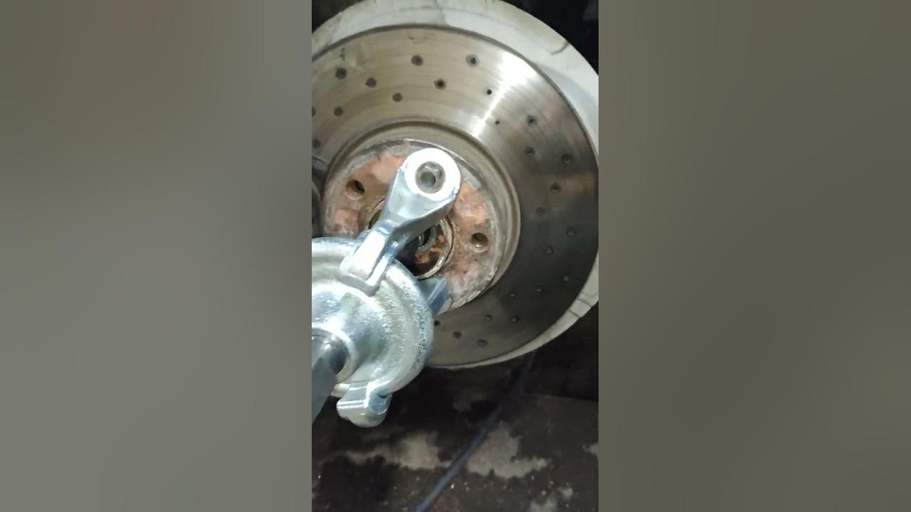 Инструмент 🔧 съёмник для оси шруса из ступицы 👍 Автодело в работе ...