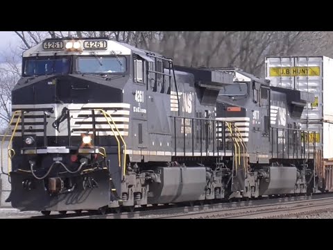 NS 4261 Leads 27P through Pine, IN - YouTube