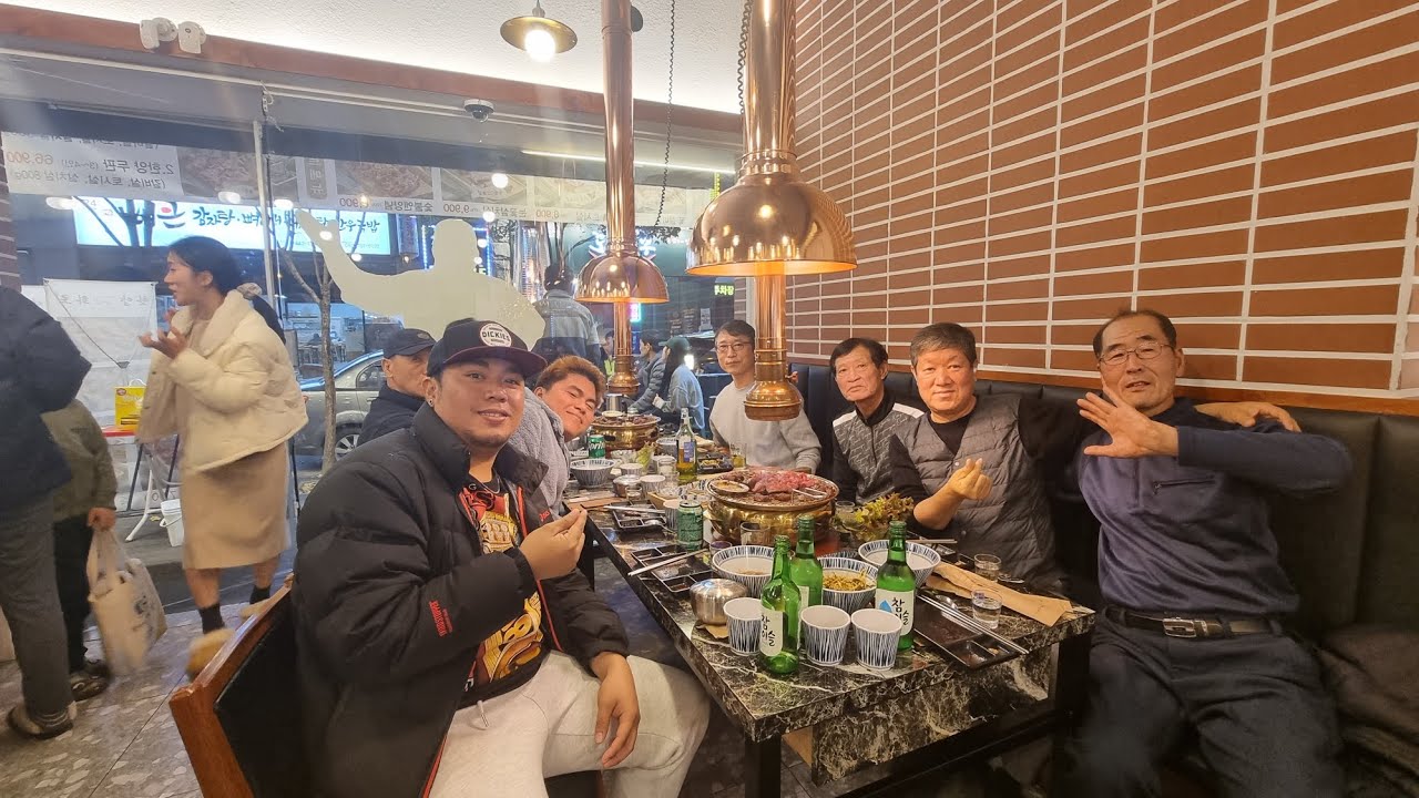 Eat & sing - YouTube