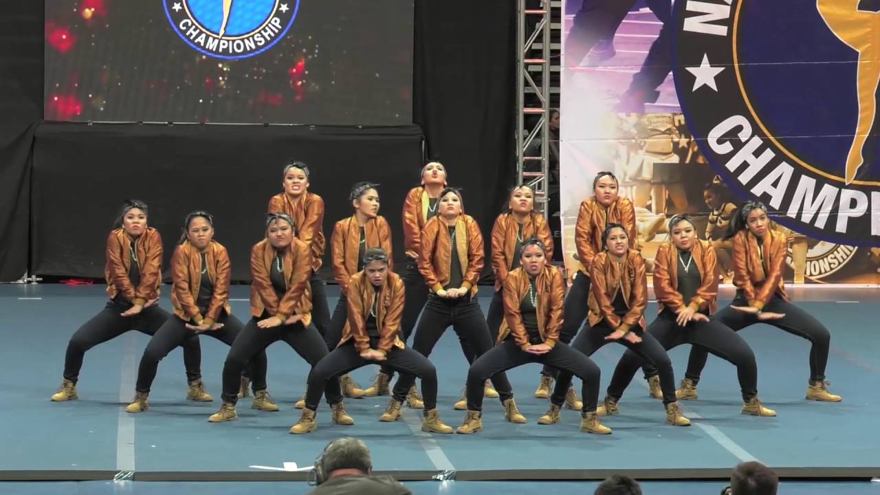 NDC 2016 - AG Senior HH St. Pedro Poveda College Enciende - YouTube