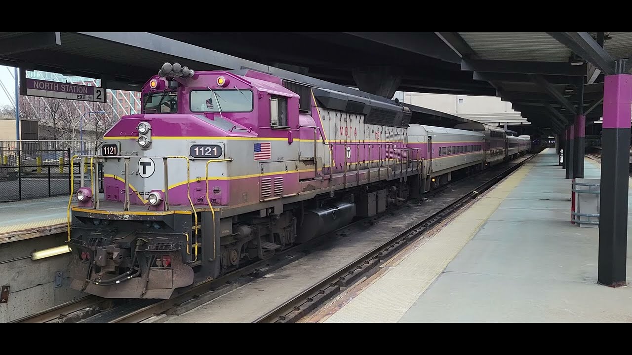 MBTA GMD GP40MC #1121 idles @ North Station - YouTube