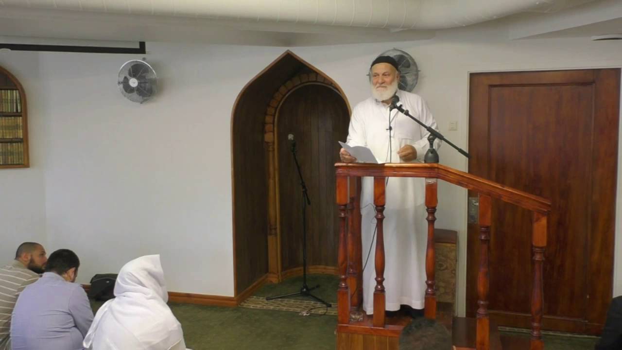 Fredagspredikan i Huda moské i Malmö med "Sheikh Ali" - YouTube