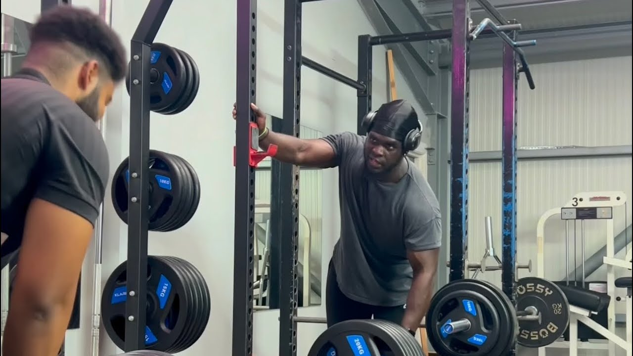 Full Back & Rear Delts Session with Ladi Akpoyibo Yuno - YouTube