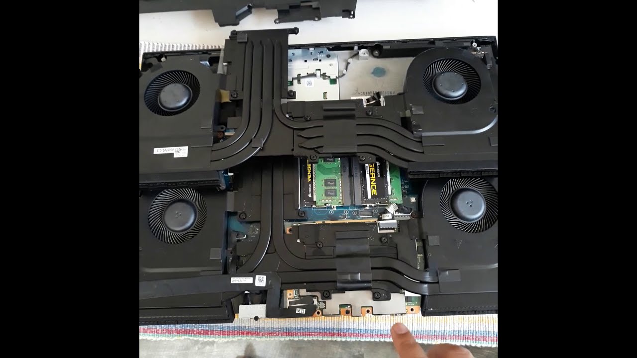 Alienware Area 51m 2080 heatsink fan assembly vs 2060 version - YouTube