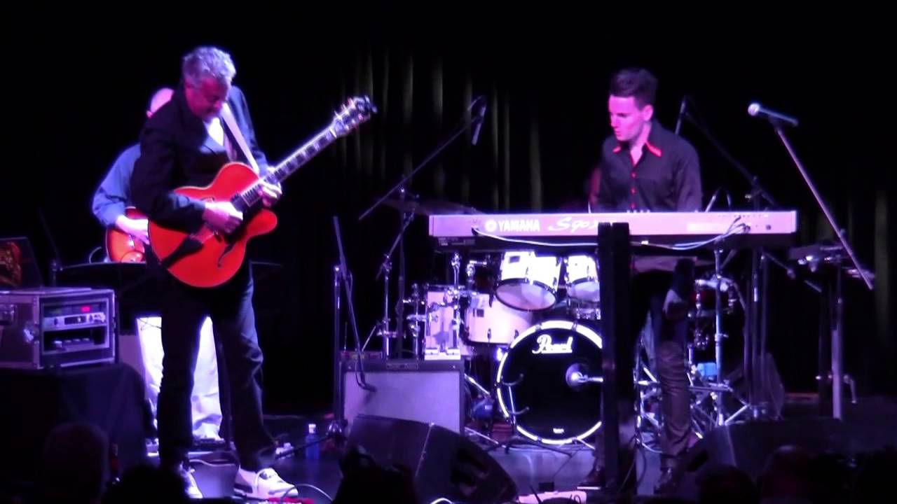 Jonathan Fritzén w/ Paul Brown - Mallorca Smooth Jazz Fest 2015 - YouTube