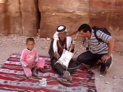 Petra Bedouin Singing And Playing The Rababa! - البدو في البتراء يعزفون ...