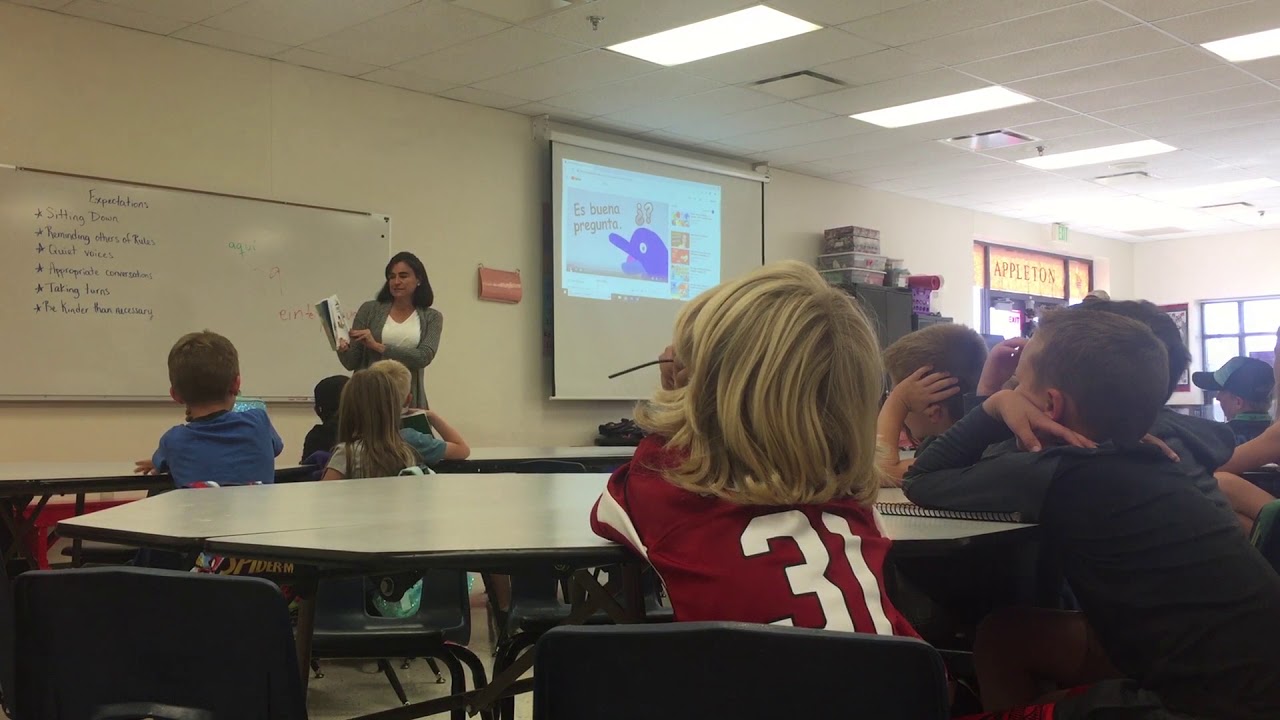 Elementary school Spanish class - YouTube
