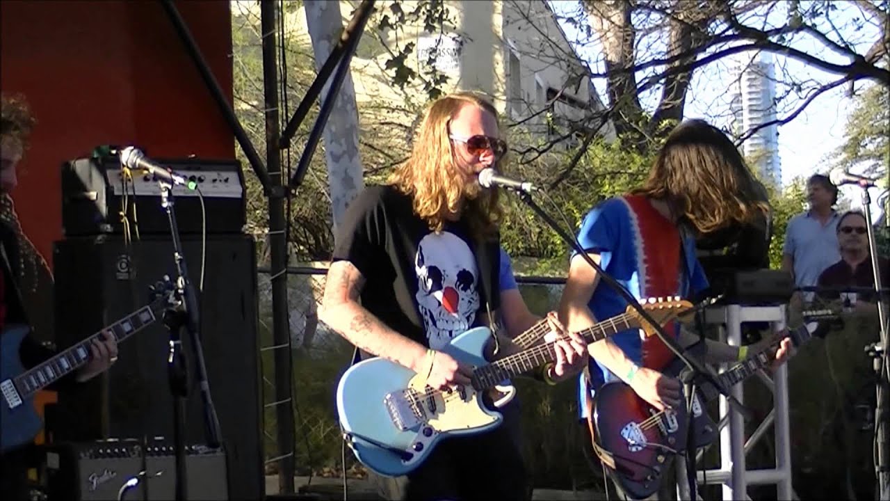Diamond Rugs perform Gimme a Beer at SxSW - YouTube
