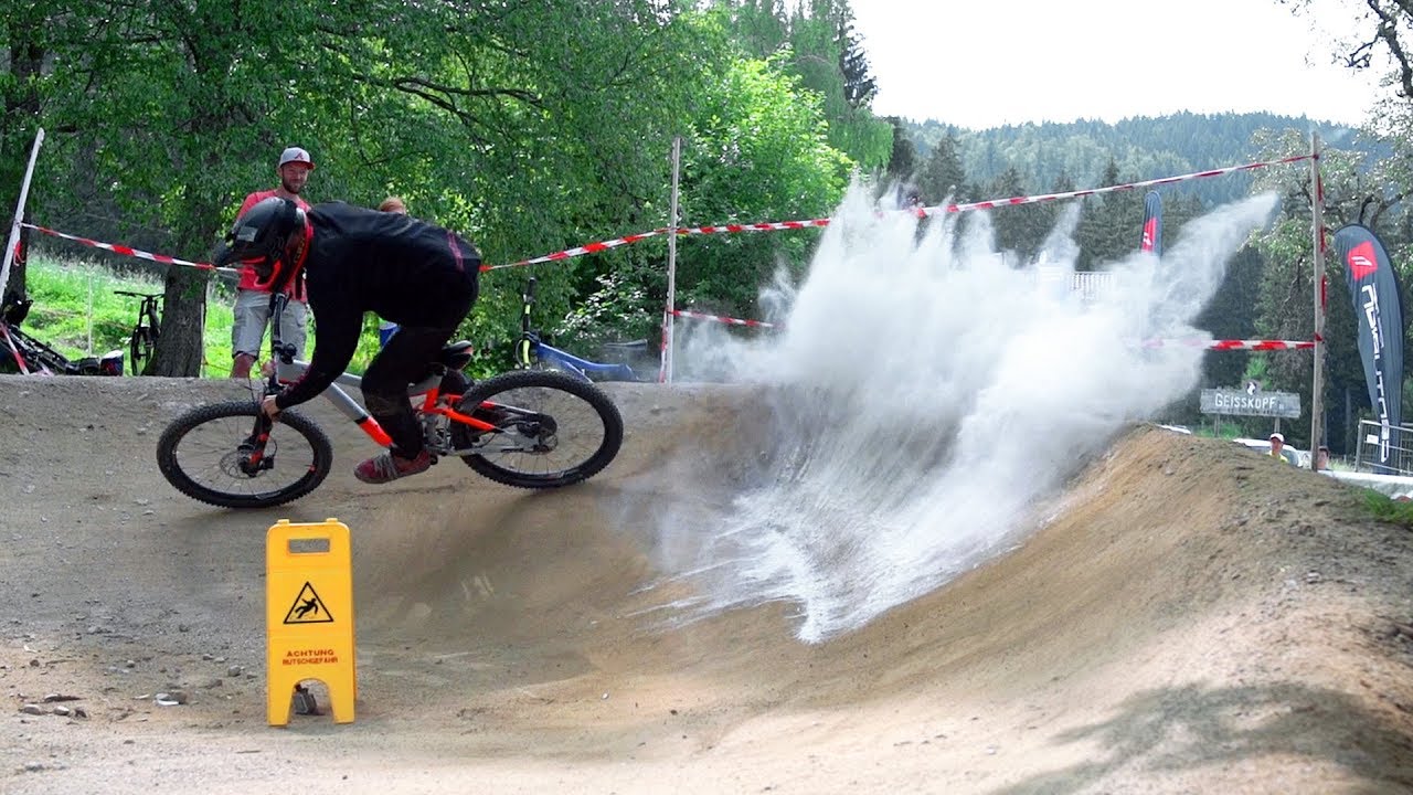 Mountain Bike Drift Skills Day | Felix Welt - YouTube