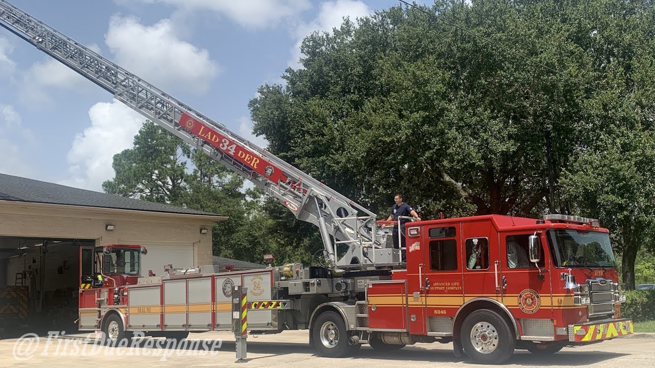 JFRD Ladder 34 Aerial Display - YouTube