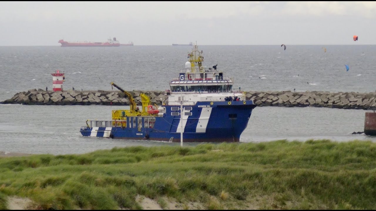 MOONRISE GLS (RED GROEN) BINNENKOMST SCHEVENINGEN.25-9-2016 - YouTube