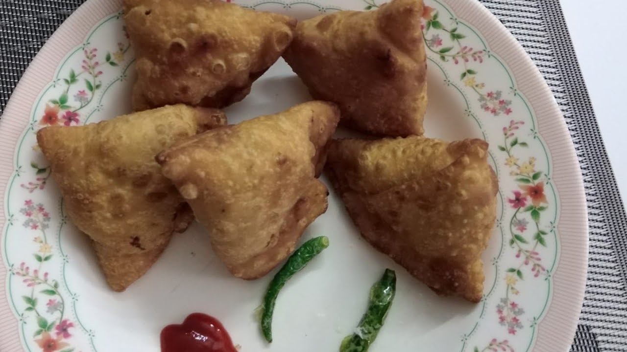 Potato Stuffed SAMOSAS - YouTube