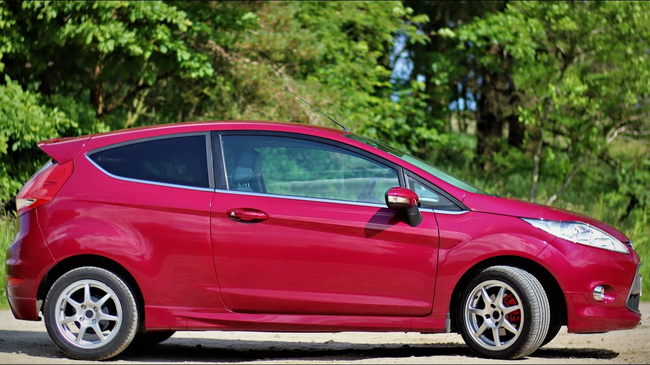Ford Fiesta 1,6 Titanium, Colour Hot Magenta - YouTube
