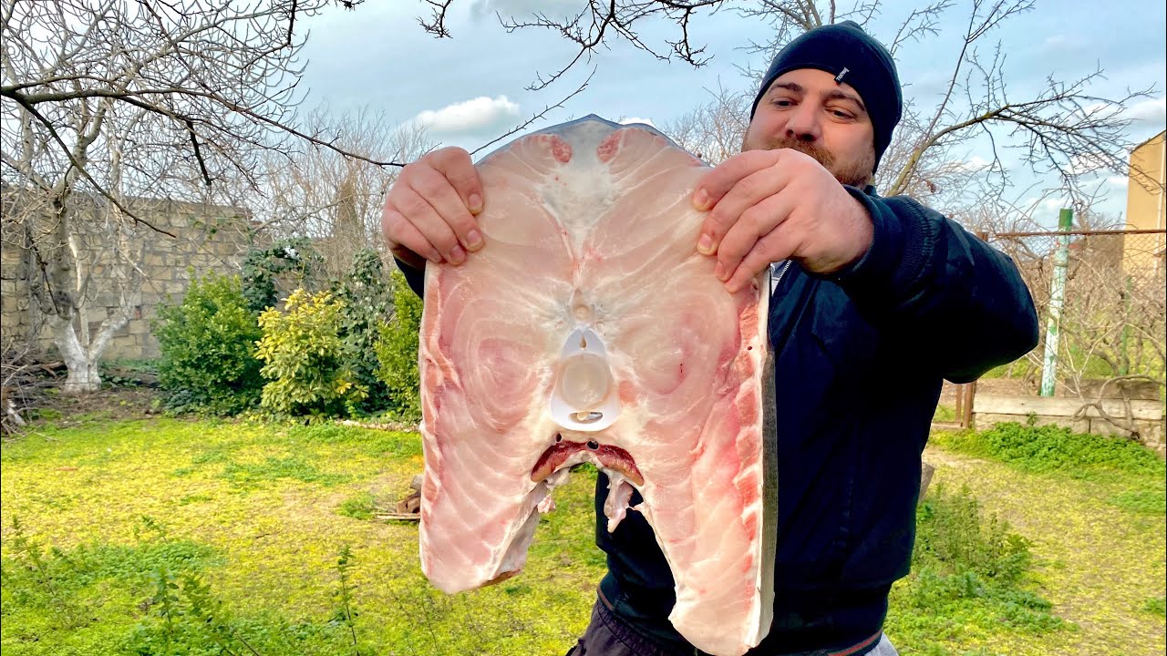 5 KG of Beluga cooked on Fire! Very juicy and delicious at the same ...