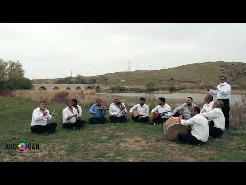 Bizim Abdallar - Aşk Kamanda Yaşanıyor Güzelim