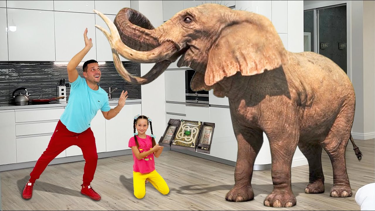 Too many animals! Sofia plays an interesting game on the playground - YouTube