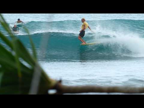 Willow riding Gato Herói Playboy — Indo