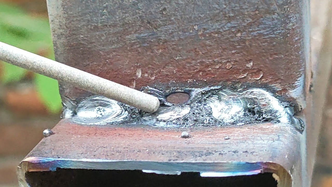 Very few welders know, just one pull weld thin pipe without leaking ...