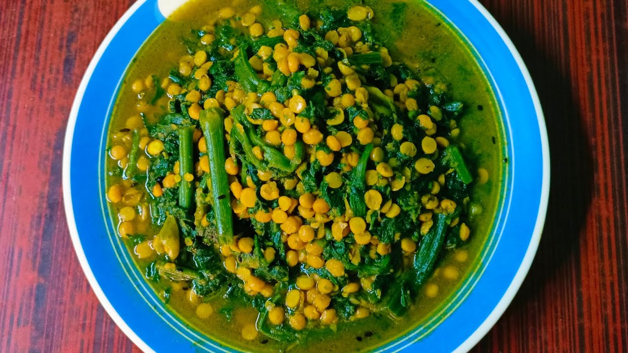 কুমড়োর শাক দিয়ে ছোলার ডাল রেসিপি//kumro shak r cholar dal recipe//😋 ...