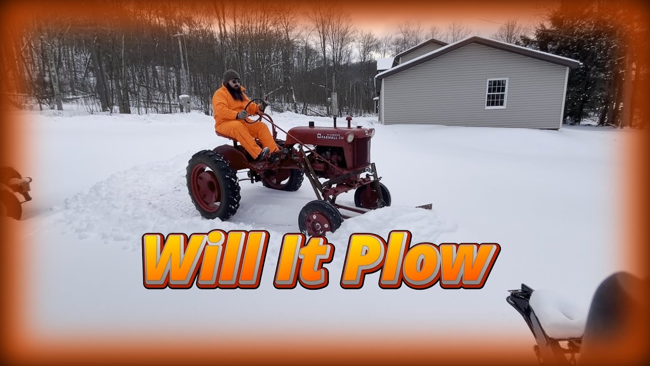 New Year, Old Tractor : Farmall Cub Plowing Snow - YouTube