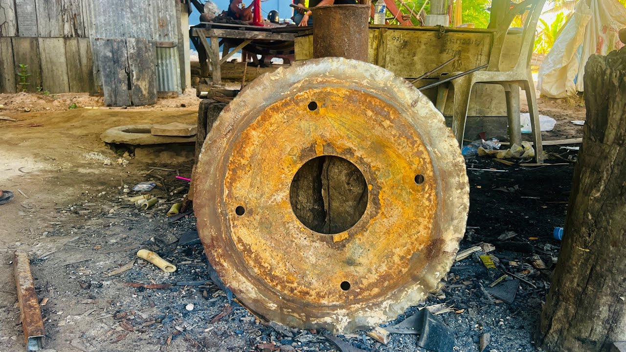 Knife Making - Forging A Sharp Bending Machete From The Rusty Biggest ...