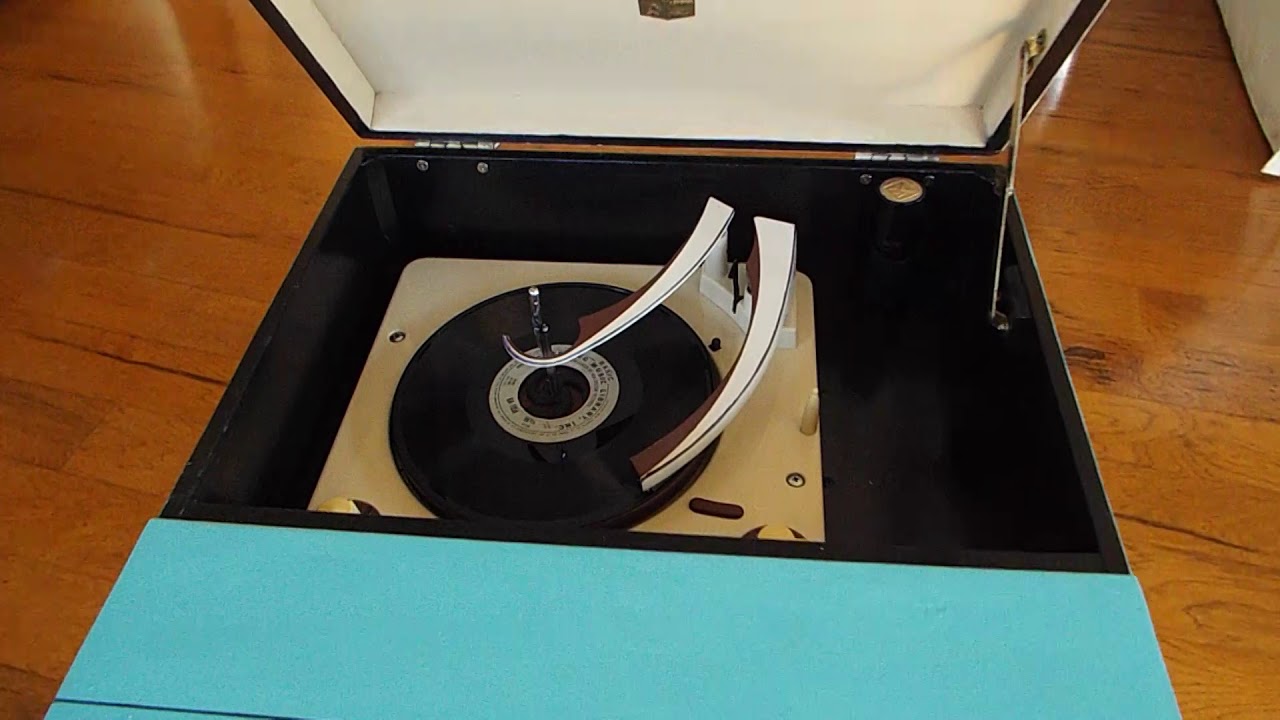 Magnavox Hi-Fi Consolette 1958 automatic record player. Playing a 16 ...