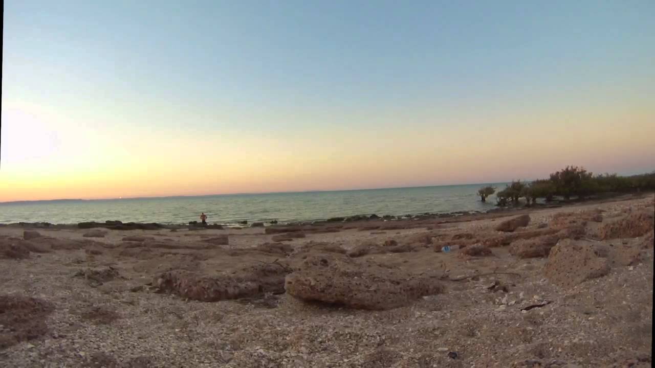 Back beach Karratha - YouTube