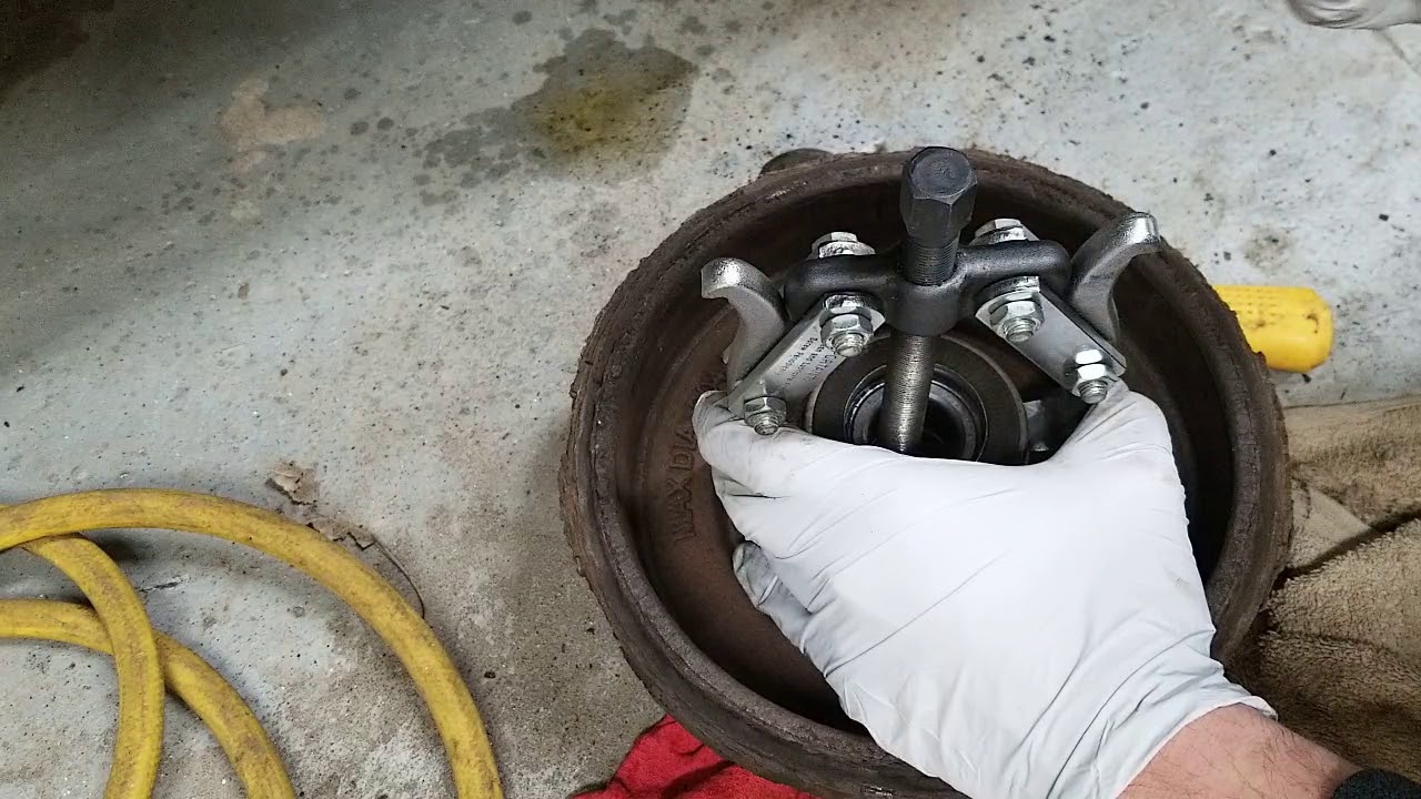 2009 Ford Focus Tone Ring Removal - YouTube