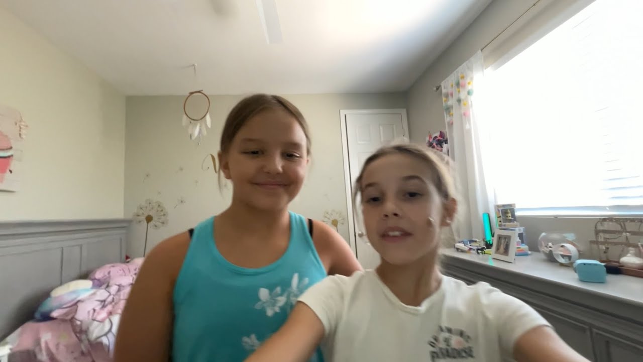 Setting up for my birthday party with my BFF & flexibility - YouTube