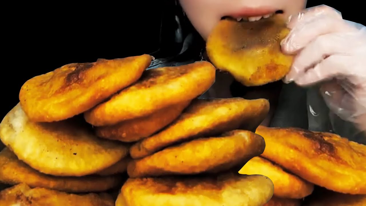 Eating fried glutinous rice cakes Mukbang Asmr - YouTube